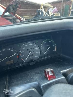 White Volkswagen Transporter 1994 in Vilnius, with an engine capacity of 2.40 L and mileage of 413 thousand km for 1400 €, photo 8 on AUTOMOTO.COM.LV