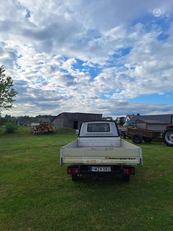 White Volkswagen Transporter 1994 in Telschi, with an engine capacity of 2.40 L and mileage of 411 thousand km for 4100 €, photo 5 on AUTOMOTO.COM.LV