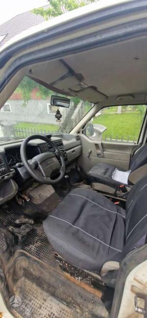 Balts Volkswagen Transporter 1997 Kauņa, ar dzinēja tilpumu 2.37 L un nobraukumu 470 tūkst. km par 650 €, foto 4 vietnē AUTOMOTO.COM.LV