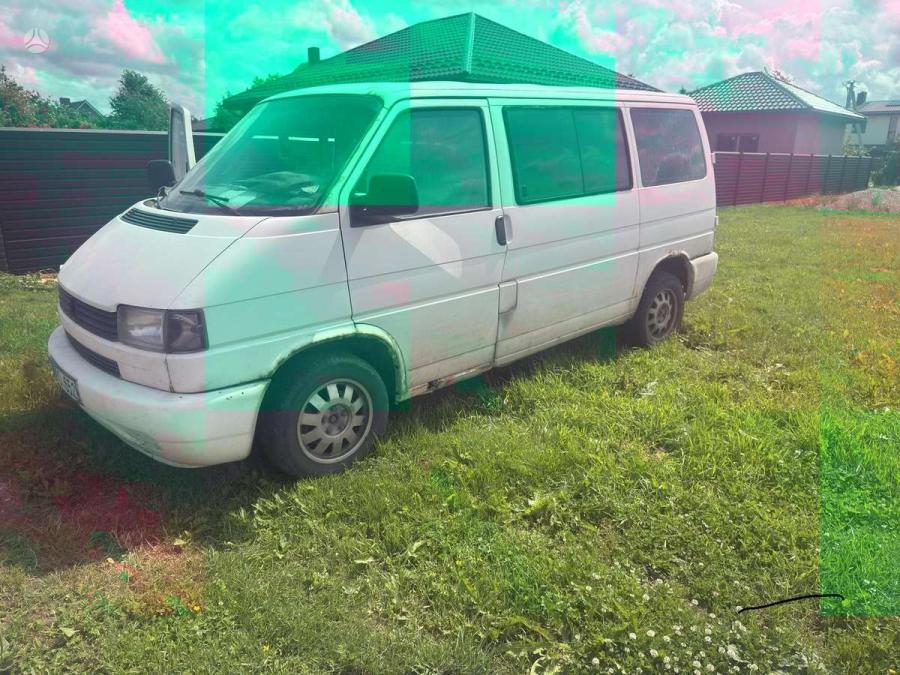 White Volkswagen Transporter 1997 in Vilnius, with an engine capacity of 2.50 L and mileage of 358 thousand km for 1200 €, photo 1 on AUTOMOTO.COM.LV