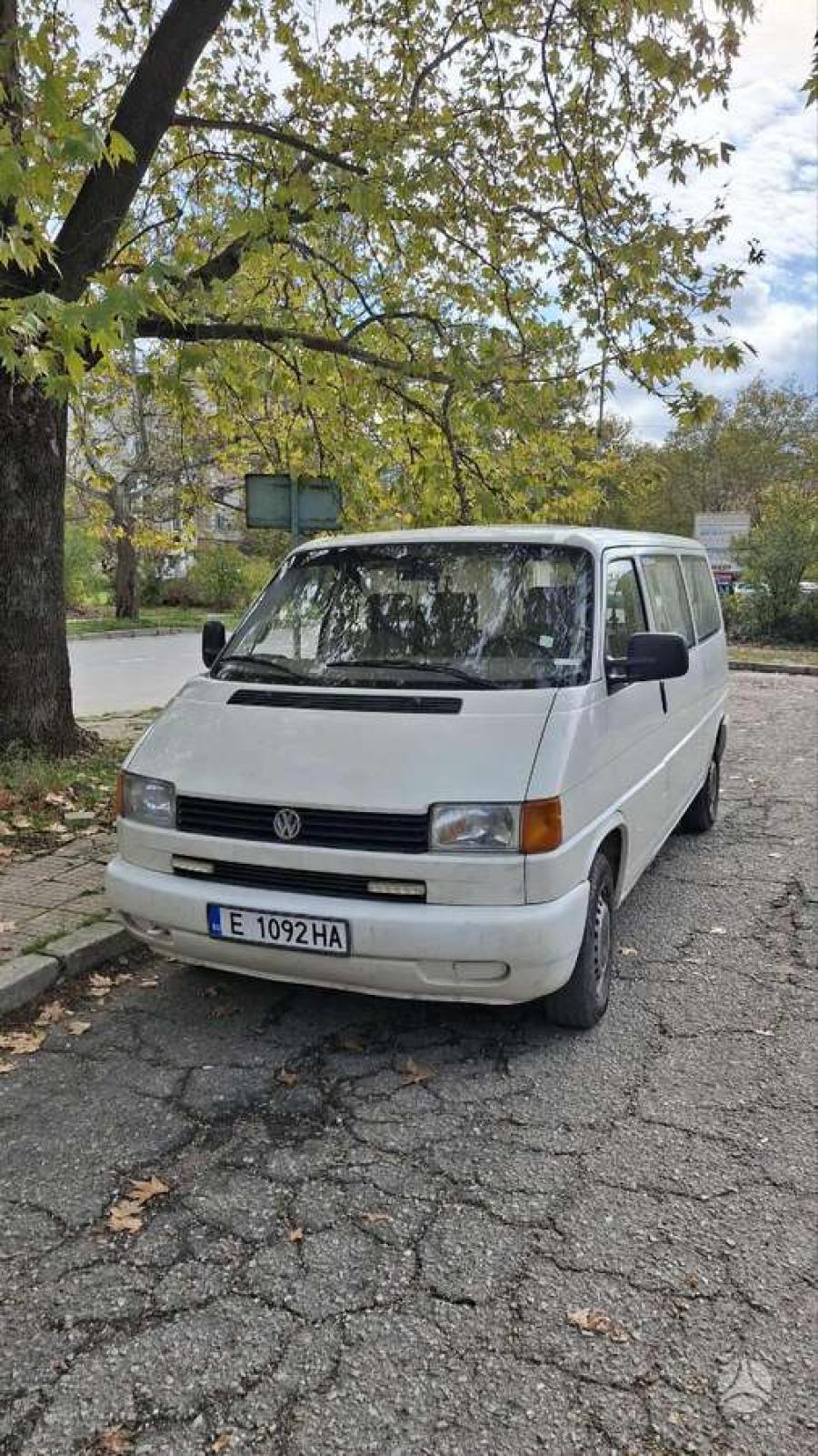 White Volkswagen Transporter 1999 in Vilnius, with an engine capacity of 2.50 L and mileage of 445 thousand km for 3300 €, photo 2 on AUTOMOTO.COM.LV