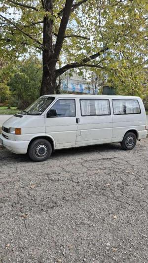 White Volkswagen Transporter 1999 in Vilnius, with an engine capacity of 2.50 L and mileage of 445 thousand km for 3300 €, photo 3 on AUTOMOTO.COM.LV