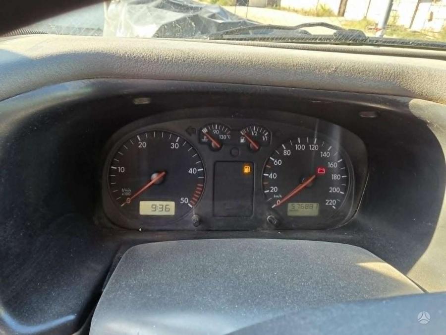 Balts Volkswagen Transporter 1999 Utena, ar dzinēja tilpumu 2.46 L un nobraukumu 577 tūkst. km par 2000 €, foto 6 vietnē AUTOMOTO.COM.LV