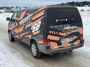White Volkswagen Transporter 2000 in Vilnius, with an engine capacity of 2.50 L and mileage of 388 thousand km for 3500 €, photo 12 on AUTOMOTO.COM.LV