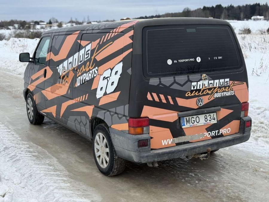 White Volkswagen Transporter 2000 in Vilnius, with an engine capacity of 2.50 L and mileage of 388 thousand km for 3500 €, photo 12 on AUTOMOTO.COM.LV