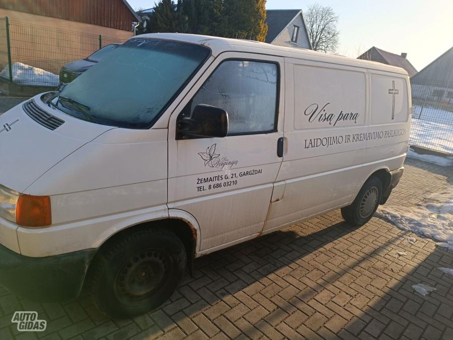 White Volkswagen Transporter 2000 in Gargzdai, with an engine capacity of 2.50 L and mileage of 369 thousand km for 2200 €, photo 1 on AUTOMOTO.COM.LV