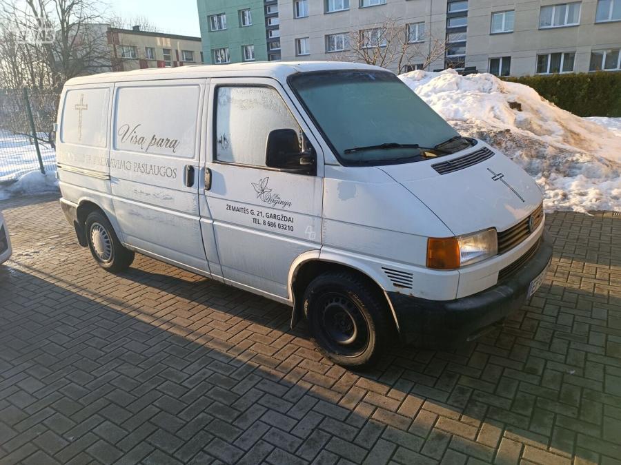 White Volkswagen Transporter 2000 in Gargzdai, with an engine capacity of 2.50 L and mileage of 369 thousand km for 2200 €, photo 2 on AUTOMOTO.COM.LV