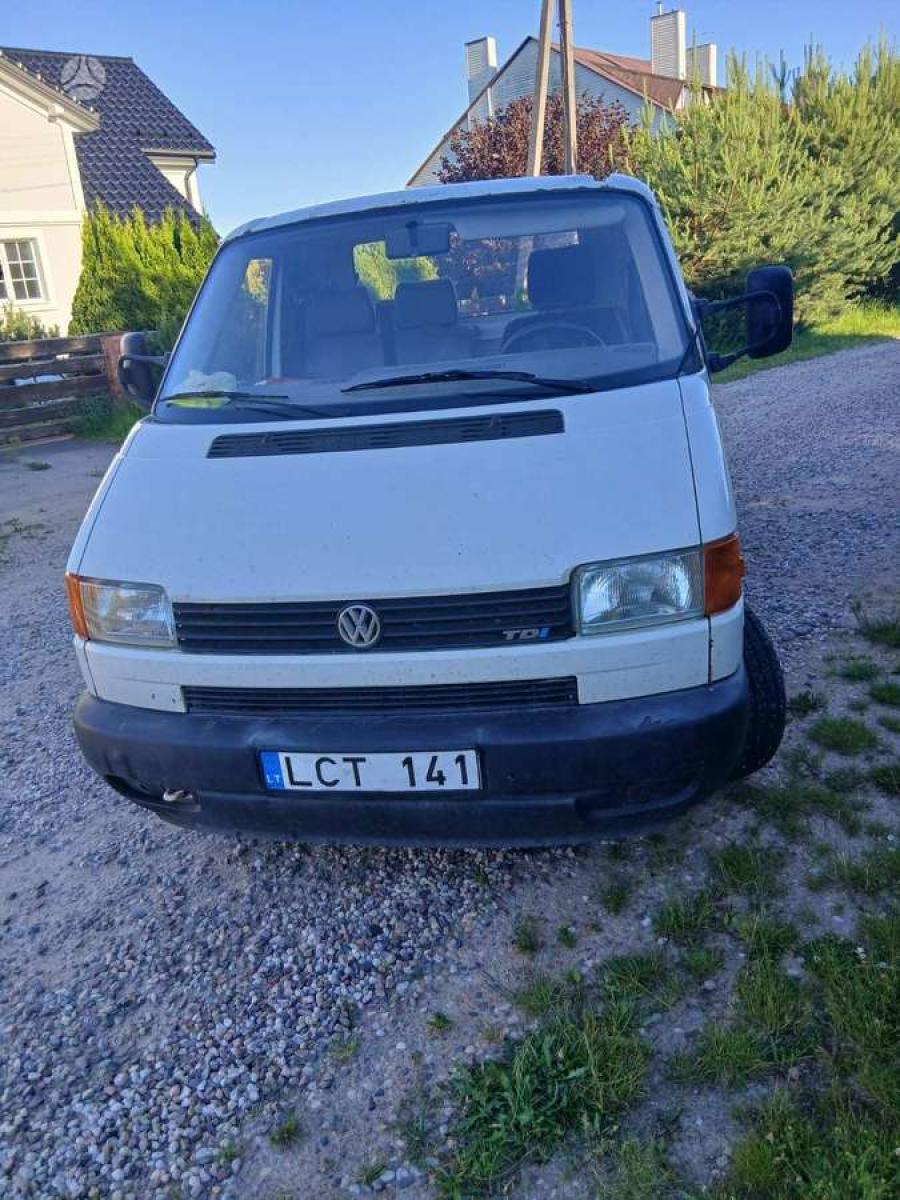 White Volkswagen Transporter 2000 in Vilnius, with an engine capacity of 2.50 L and mileage of 354 thousand km for 2750 €, photo 6 on AUTOMOTO.COM.LV
