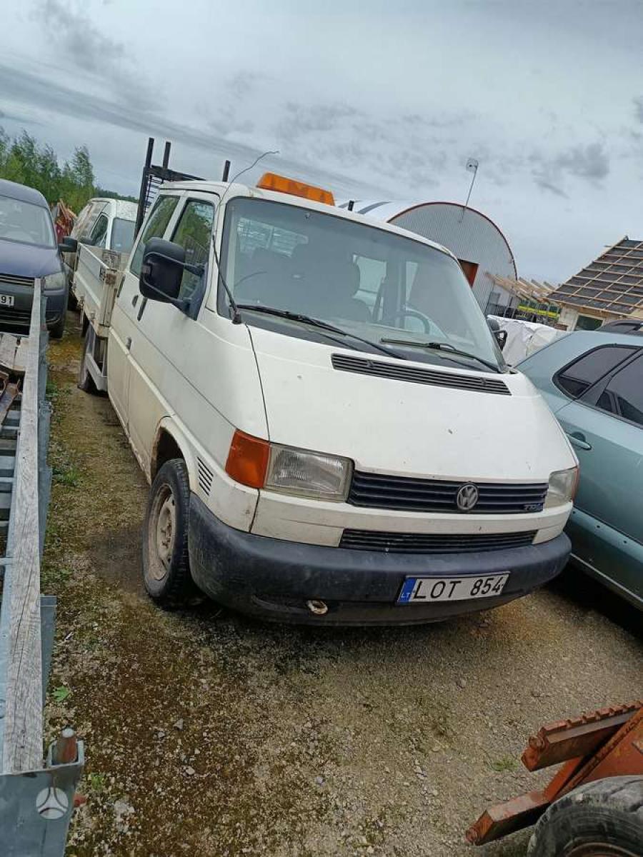 White Volkswagen Transporter 2001 in Radviliskis, with an engine capacity of 2.46 L and mileage of 1 thousand km for 2270 €, photo 1 on AUTOMOTO.COM.LV