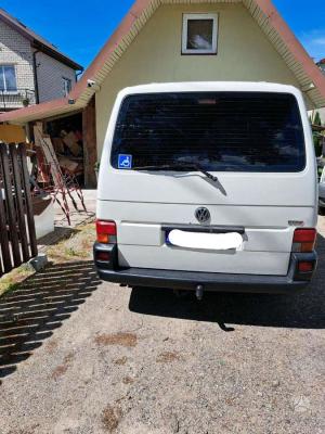 White Volkswagen Transporter 2001 in Kelme, with an engine capacity of 2.46 L and mileage of 450 thousand km for 2850 €, photo 4 on AUTOMOTO.COM.LV