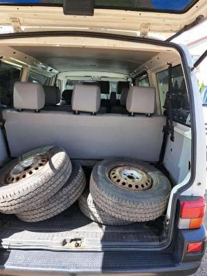 White Volkswagen Transporter 2001 in Kelme, with an engine capacity of 2.46 L and mileage of 450 thousand km for 2850 €, photo 5 on AUTOMOTO.COM.LV