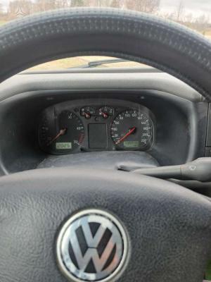 White Volkswagen Transporter 2001 in Kupiskis, with an engine capacity of 2.50 L and mileage of 431 thousand km for 3100 €, photo 8 on AUTOMOTO.COM.LV