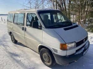 Balts Volkswagen Transporter 2002 Mažeikiai, ar dzinēja tilpumu 2.50 L un nobraukumu 421 tūkst. km par 3150 €, foto  vietnē AUTOMOTO.COM.LV