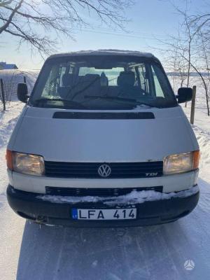 White Volkswagen Transporter 2002 in Mazeikiai, with an engine capacity of 2.50 L and mileage of 421 thousand km for 3150 €, photo 2 on AUTOMOTO.COM.LV