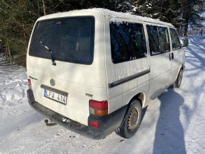 White Volkswagen Transporter 2002 in Mazeikiai, with an engine capacity of 2.50 L and mileage of 421 thousand km for 3150 €, photo 3 on AUTOMOTO.COM.LV