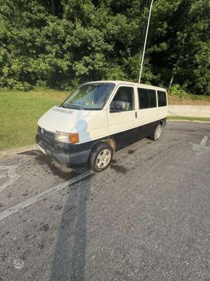 White Volkswagen Transporter 2002 in Vilnius, with an engine capacity of 2.46 L and mileage of 438 thousand km for 1950 €, photo 3 on AUTOMOTO.COM.LV