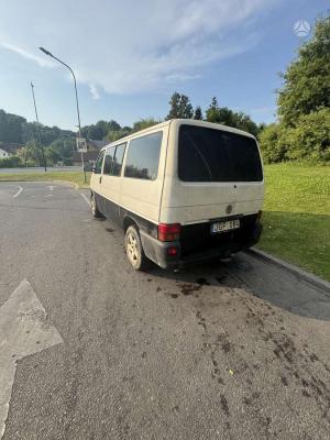 White Volkswagen Transporter 2002 in Vilnius, with an engine capacity of 2.46 L and mileage of 438 thousand km for 1950 €, photo 4 on AUTOMOTO.COM.LV