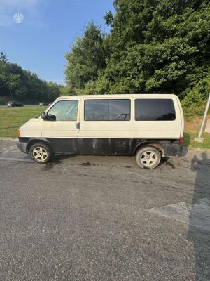 White Volkswagen Transporter 2002 in Vilnius, with an engine capacity of 2.46 L and mileage of 438 thousand km for 1950 €, photo 10 on AUTOMOTO.COM.LV