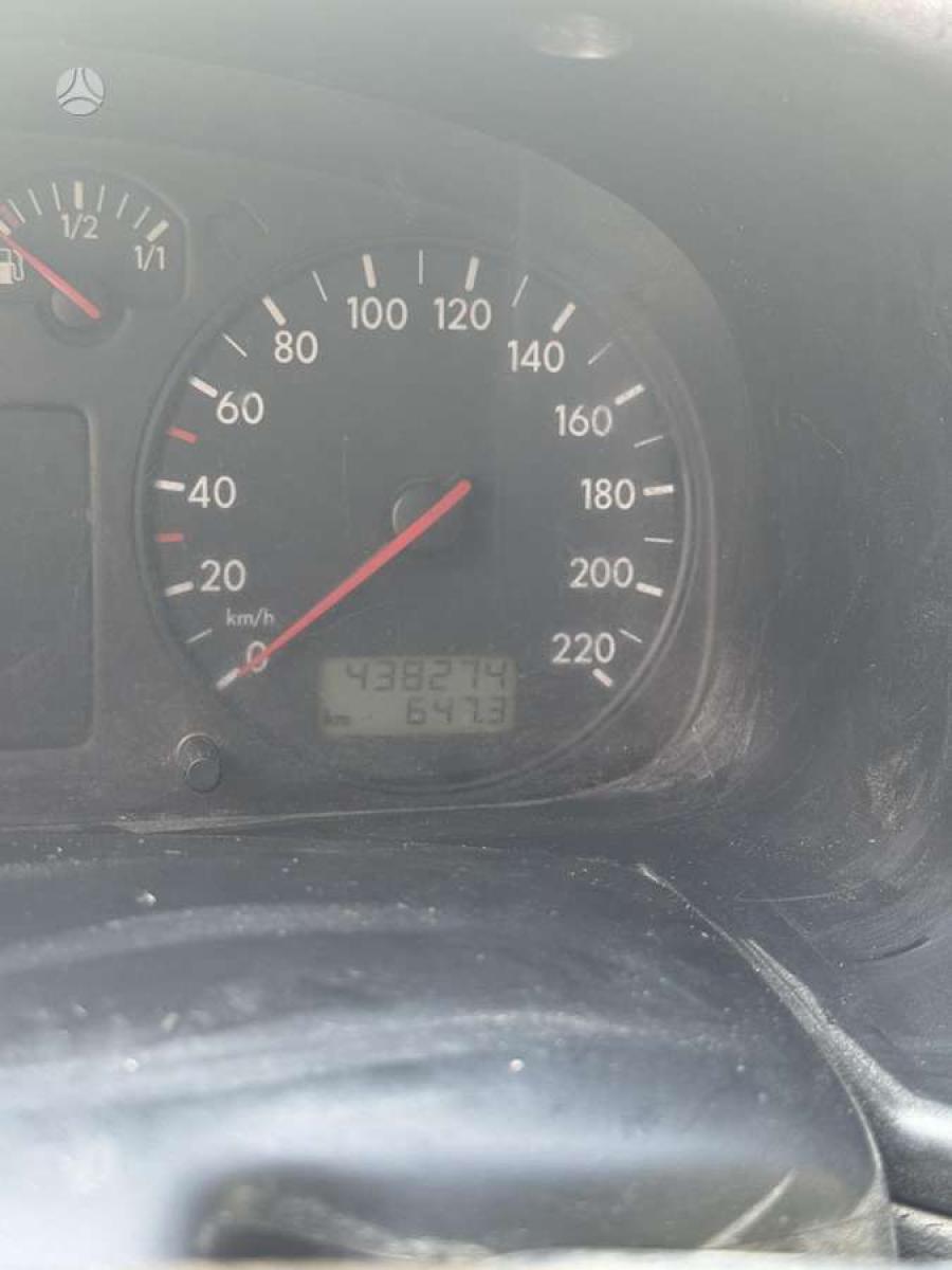 White Volkswagen Transporter 2002 in Vilnius, with an engine capacity of 2.46 L and mileage of 438 thousand km for 1950 €, photo 14 on AUTOMOTO.COM.LV