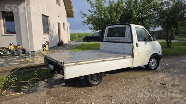 Balts Volkswagen Transporter 2002 Liepāja, ar dzinēja tilpumu 2.50 L un nobraukumu 370 tūkst. km par 3490 €, foto 1 vietnē AUTOMOTO.COM.LV