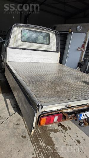 Balts Volkswagen Transporter 2002 Liepāja, ar dzinēja tilpumu 2.50 L un nobraukumu 370 tūkst. km par 3490 €, foto 9 vietnē AUTOMOTO.COM.LV