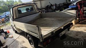 Balts Volkswagen Transporter 2002 Liepāja, ar dzinēja tilpumu 2.50 L un nobraukumu 370 tūkst. km par 3490 €, foto 11 vietnē AUTOMOTO.COM.LV