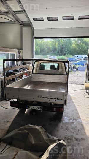 Balts Volkswagen Transporter 2002 Liepāja, ar dzinēja tilpumu 2.50 L un nobraukumu 370 tūkst. km par 3490 €, foto 12 vietnē AUTOMOTO.COM.LV
