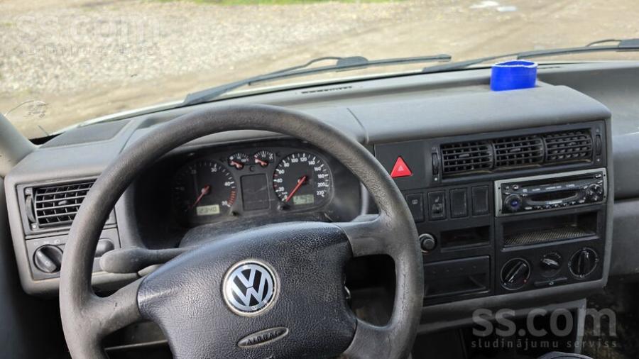 Balts Volkswagen Transporter 2002 Liepāja, ar dzinēja tilpumu 2.50 L un nobraukumu 370 tūkst. km par 3490 €, foto 13 vietnē AUTOMOTO.COM.LV