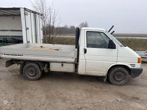 Balts Volkswagen Transporter 2003 Gargždai, ar dzinēja tilpumu 2.50 L un nobraukumu 212 tūkst. km par 2500 €, foto 5 vietnē AUTOMOTO.COM.LV