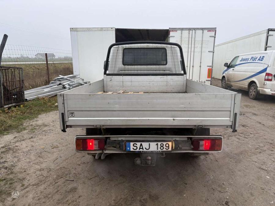 Balts Volkswagen Transporter 2003 Gargždai, ar dzinēja tilpumu 2.50 L un nobraukumu 212 tūkst. km par 2500 €, foto 10 vietnē AUTOMOTO.COM.LV