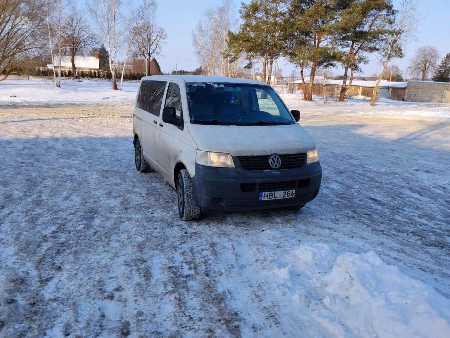White Volkswagen Transporter 2004 in Silute, with an engine capacity of 1.90 L and mileage of 500 thousand km for 3000 €, photo 1 on AUTOMOTO.COM.LV