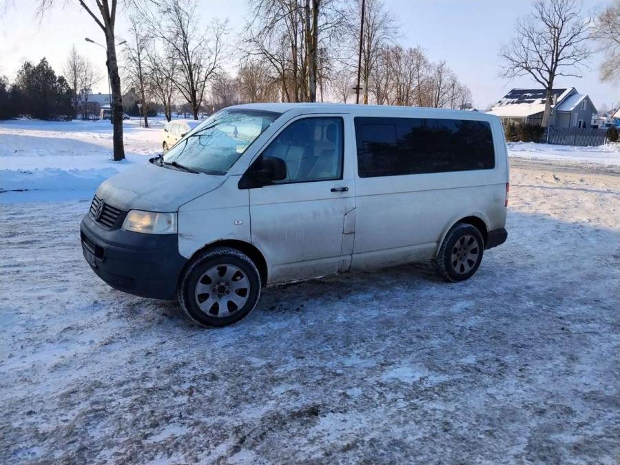 White Volkswagen Transporter 2004 in Silute, with an engine capacity of 1.90 L and mileage of 500 thousand km for 3000 €, photo 4 on AUTOMOTO.COM.LV