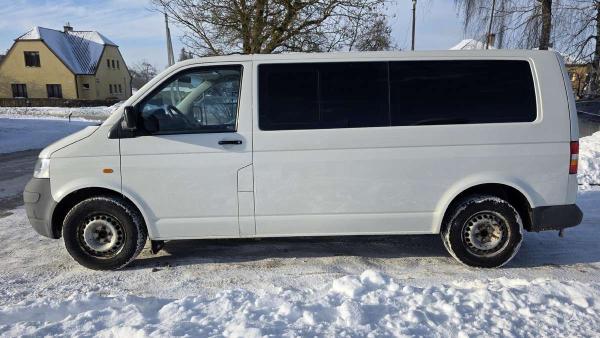 Balts Volkswagen Transporter 2004 Šauļi, ar dzinēja tilpumu 2.00 L un nobraukumu 200 tūkst. km par 6450 €, foto 2 vietnē AUTOMOTO.COM.LV