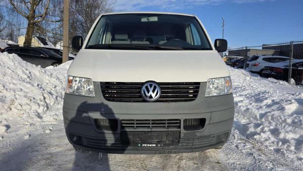 Balts Volkswagen Transporter 2004 Šauļi, ar dzinēja tilpumu 2.00 L un nobraukumu 200 tūkst. km par 6450 €, foto 8 vietnē AUTOMOTO.COM.LV