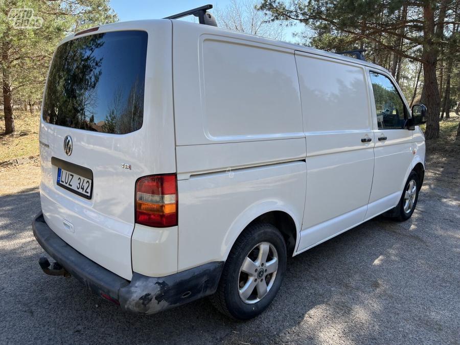 White Volkswagen Transporter 2004 in Vilnius, with an engine capacity of 1.90 L and mileage of 448 thousand km for 3100 €, photo 6 on AUTOMOTO.COM.LV