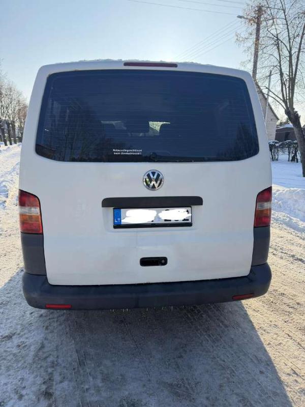 White Volkswagen Transporter 2005 in Kedainiai, with an engine capacity of 1.90 L and mileage of 335 thousand km for 4750 €, photo 4 on AUTOMOTO.COM.LV