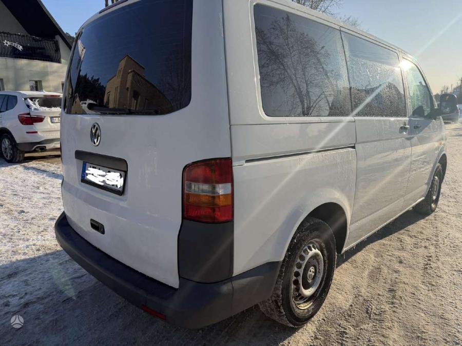 White Volkswagen Transporter 2005 in Kedainiai, with an engine capacity of 1.90 L and mileage of 335 thousand km for 4750 €, photo 5 on AUTOMOTO.COM.LV