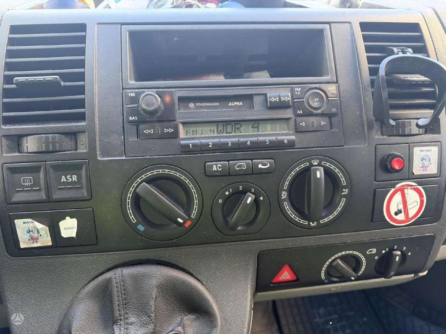 White Volkswagen Transporter 2005 in Kedainiai, with an engine capacity of 1.90 L and mileage of 335 thousand km for 4750 €, photo 13 on AUTOMOTO.COM.LV