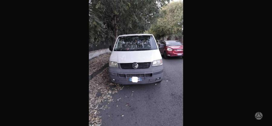White Volkswagen Transporter 2005 in Utena, with an engine capacity of 2.00 L and mileage of 400 thousand km for 3250 €, photo 5 on AUTOMOTO.COM.LV