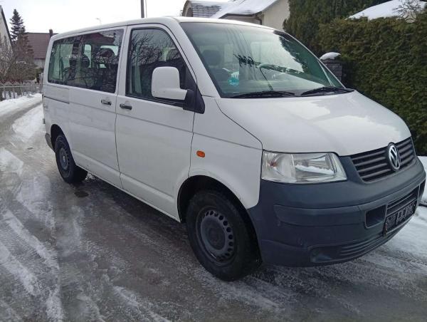 White Volkswagen Transporter 2005 in Marijampole, with an engine capacity of 1.90 L and mileage of 320 thousand km for 4999 €, photo 3 on AUTOMOTO.COM.LV