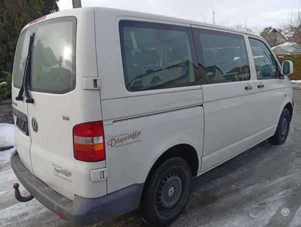 White Volkswagen Transporter 2005 in Marijampole, with an engine capacity of 1.90 L and mileage of 320 thousand km for 4999 €, photo 4 on AUTOMOTO.COM.LV