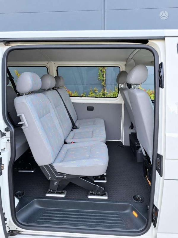 White Volkswagen Transporter 2005 in Vilnius, with an engine capacity of 1.90 L and mileage of 268 thousand km for 6650 €, photo 10 on AUTOMOTO.COM.LV