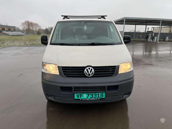 White Volkswagen Transporter 2006 in Pasvalys, with an engine capacity of 2.50 L and mileage of 280 thousand km for 4150 €, photo 4 on AUTOMOTO.COM.LV