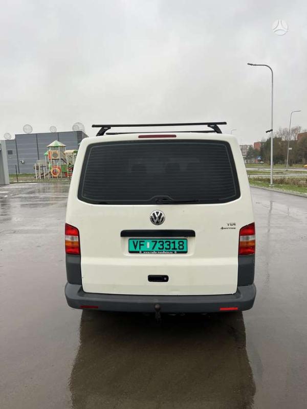 White Volkswagen Transporter 2006 in Pasvalys, with an engine capacity of 2.50 L and mileage of 280 thousand km for 4150 €, photo 6 on AUTOMOTO.COM.LV