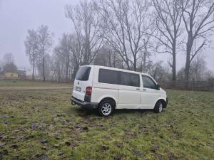 White Volkswagen Transporter 2006 in Vilnius, with an engine capacity of 1.90 L and mileage of 321 thousand km for 3350 €, photo 3 on AUTOMOTO.COM.LV