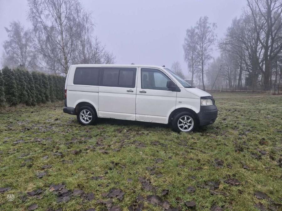 White Volkswagen Transporter 2006 in Vilnius, with an engine capacity of 1.90 L and mileage of 321 thousand km for 3350 €, photo 4 on AUTOMOTO.COM.LV