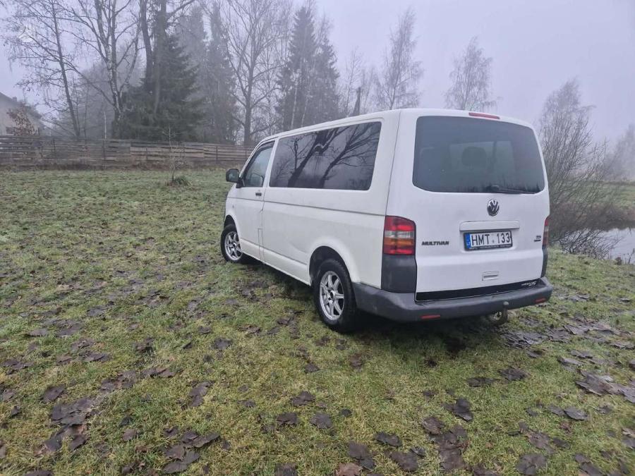 White Volkswagen Transporter 2006 in Vilnius, with an engine capacity of 1.90 L and mileage of 321 thousand km for 3350 €, photo 7 on AUTOMOTO.COM.LV