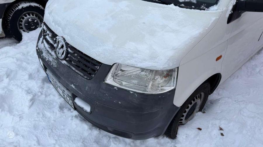 Balts Volkswagen Transporter 2006 Viļņa, ar dzinēja tilpumu 1.90 L un nobraukumu 440 tūkst. km par 2500 €, foto 4 vietnē AUTOMOTO.COM.LV