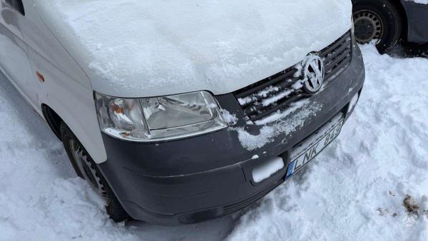 White Volkswagen Transporter 2006 in Vilnius, with an engine capacity of 1.90 L and mileage of 440 thousand km for 2500 €, photo 5 on AUTOMOTO.COM.LV