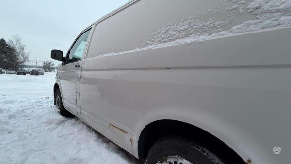 White Volkswagen Transporter 2006 in Vilnius, with an engine capacity of 1.90 L and mileage of 440 thousand km for 2500 €, photo 7 on AUTOMOTO.COM.LV